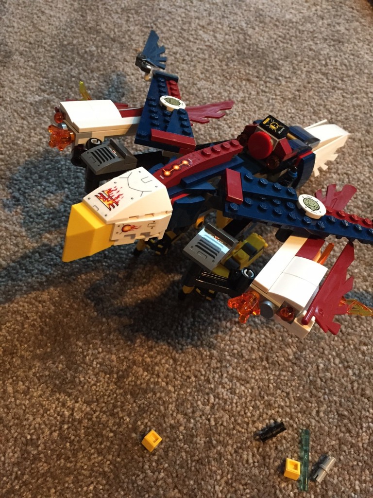 LEGO CHIMA: Eris Fire Eagle Flyer and Lavel’s Fire Lion