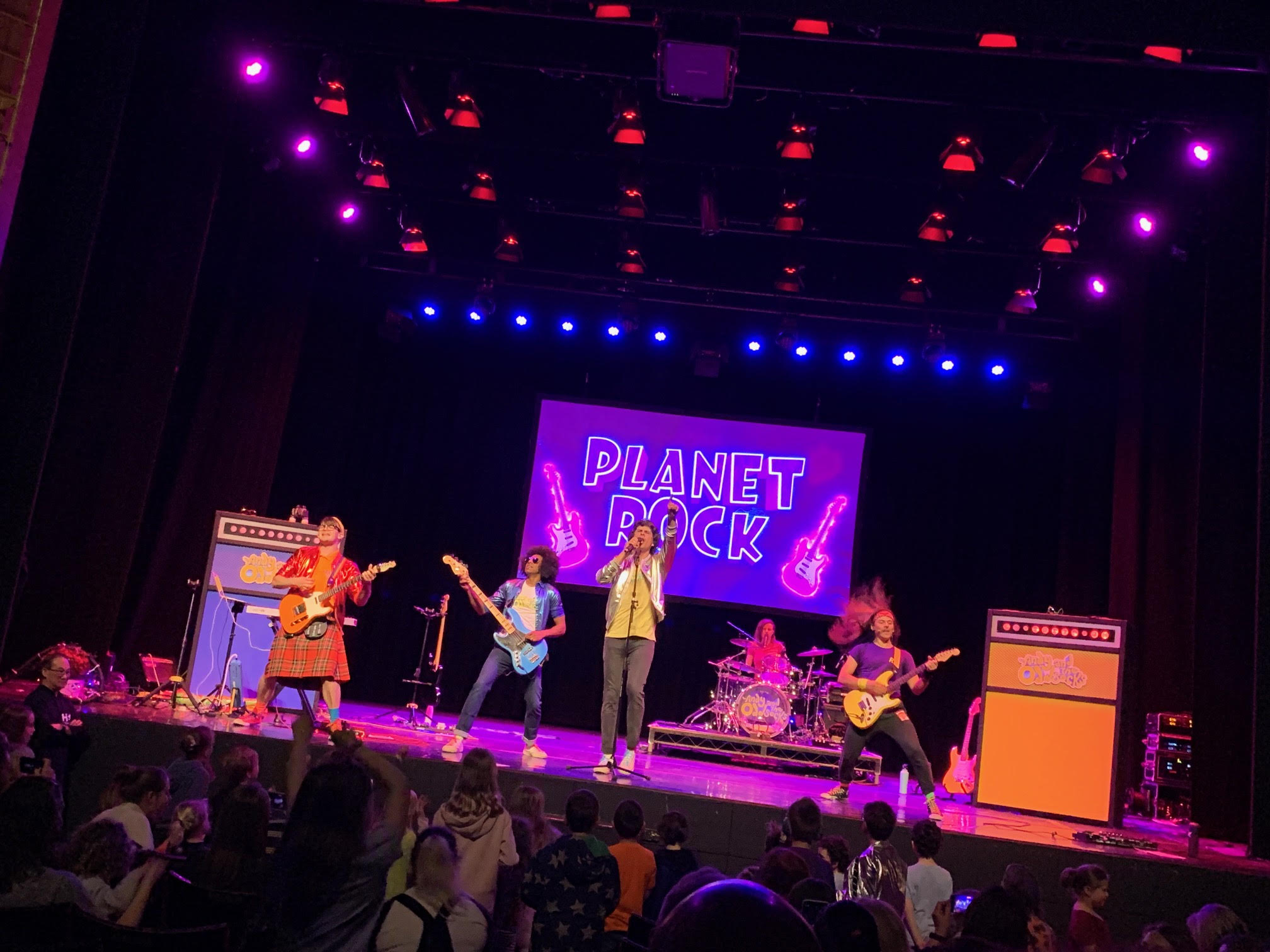 Andy and the Odd Socks – The Dial It Up To 11 2023 Tour