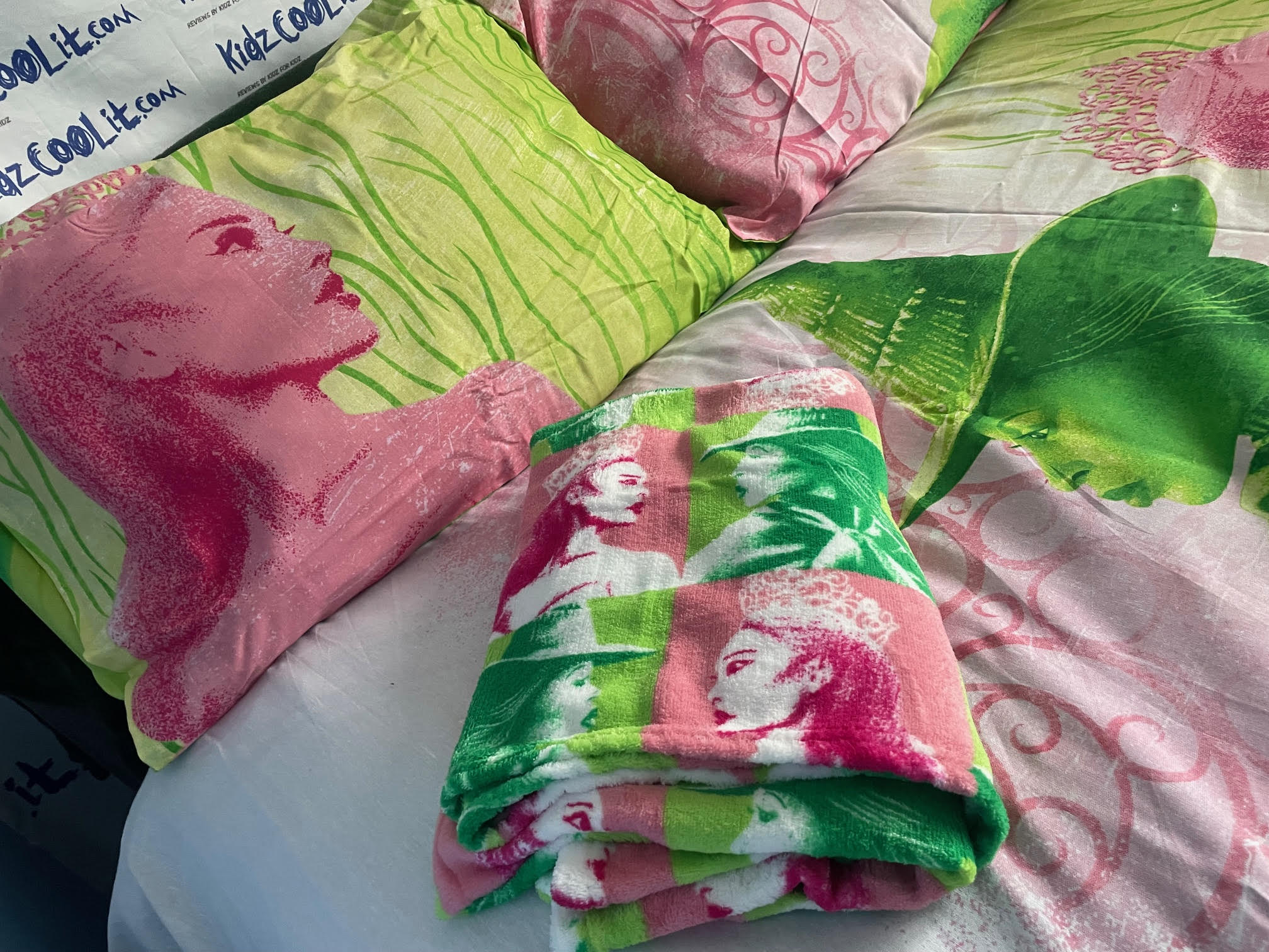 DreamTex – Wicked Bedset and Throw