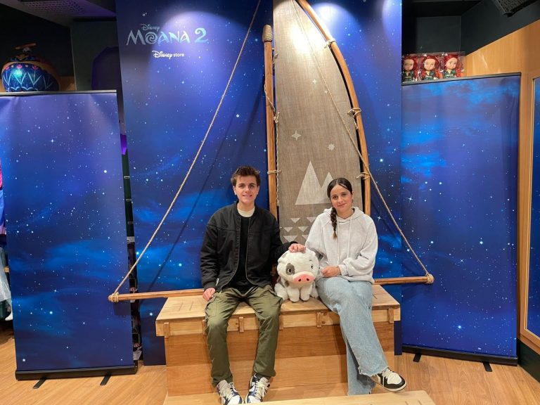 Con & Bex at the Christmas Magical Holiday Disney Store Event!!!